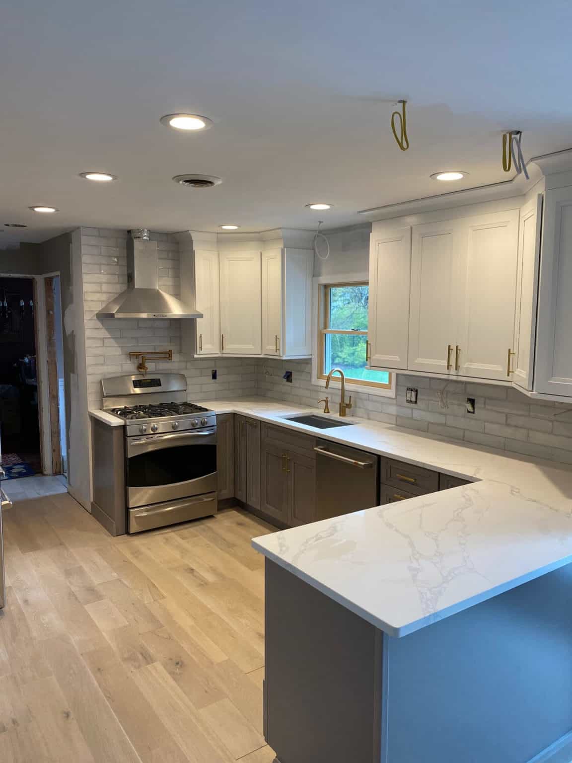 Gallery | Quartz Kitchen Countertops | Fabuwood Cabinets
